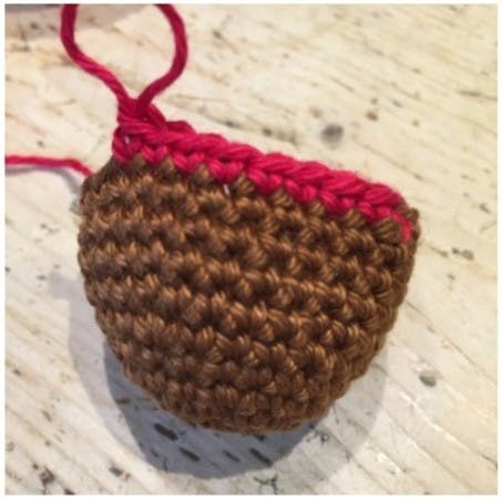 How to crochet a Christmas robin | LoveCrafts