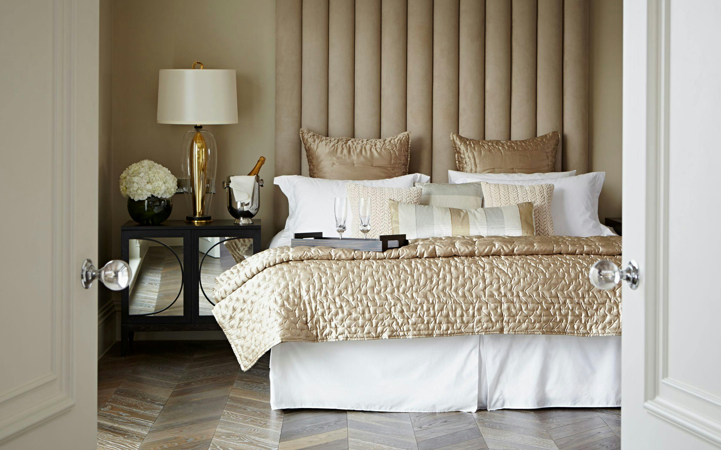 bedside table lighting ideas