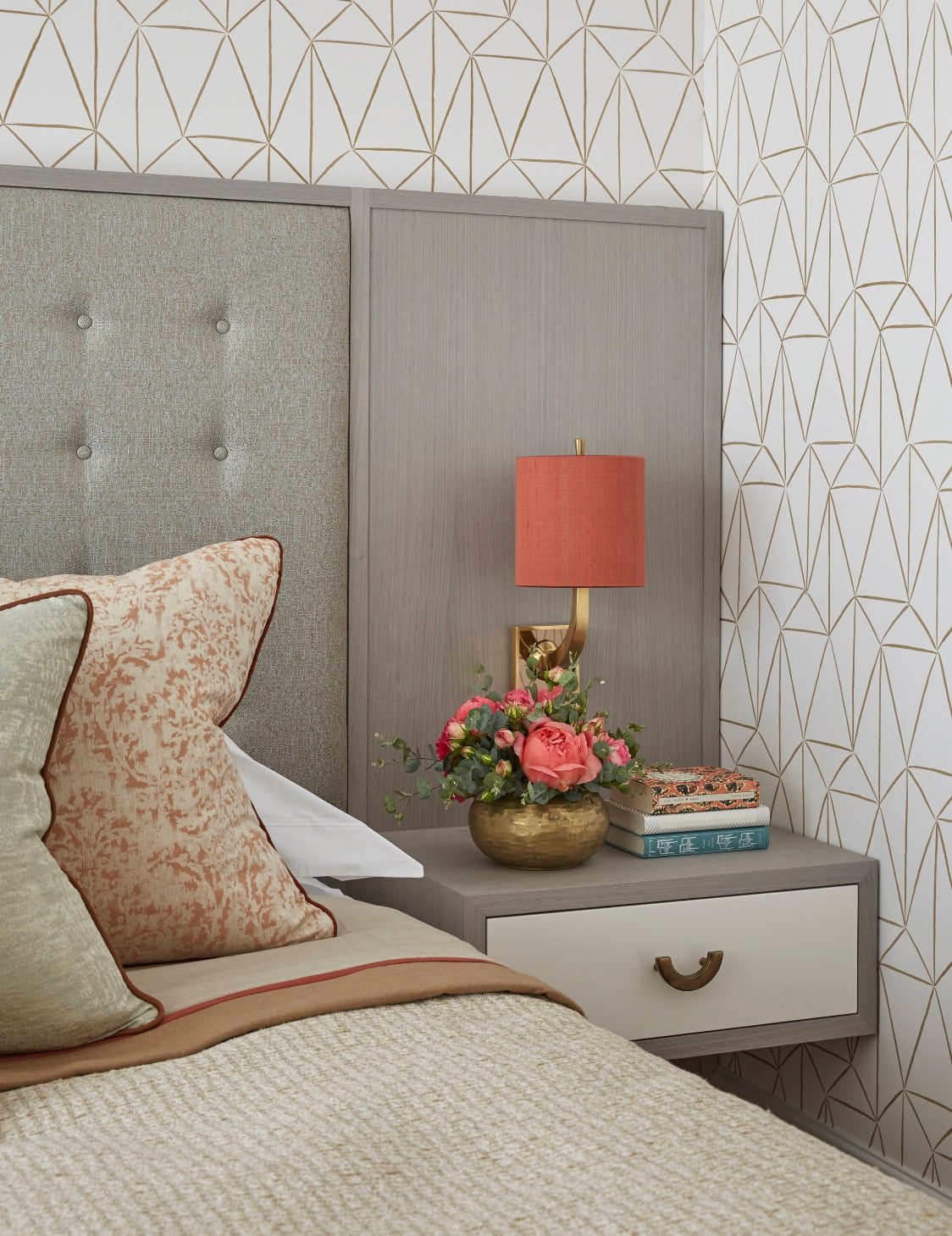 7 Ways To Decorate With Flowers In Your Home | LuxDeco