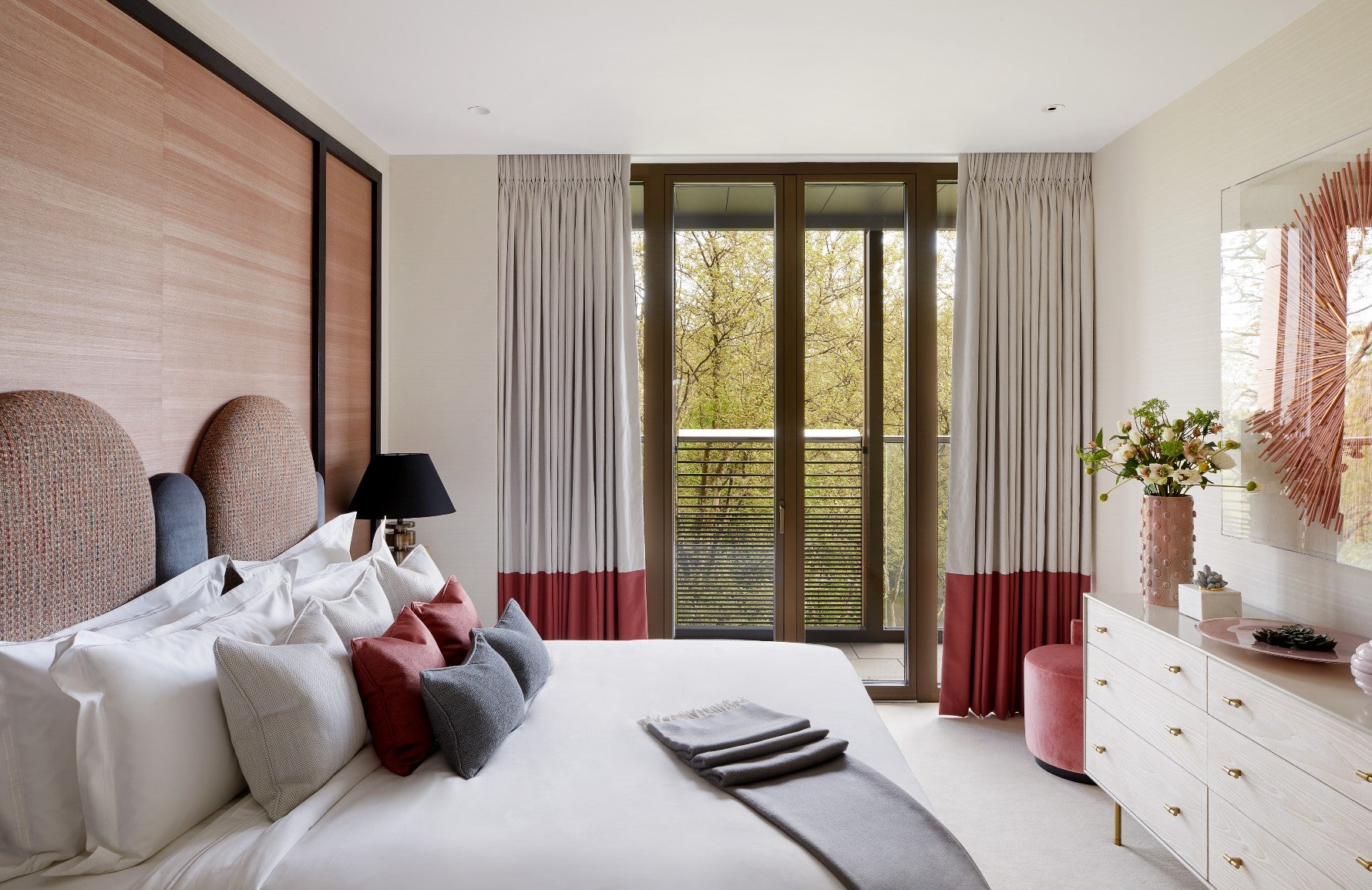 9 Ideas to Decorate Empty Bedroom Corners | LuxDeco