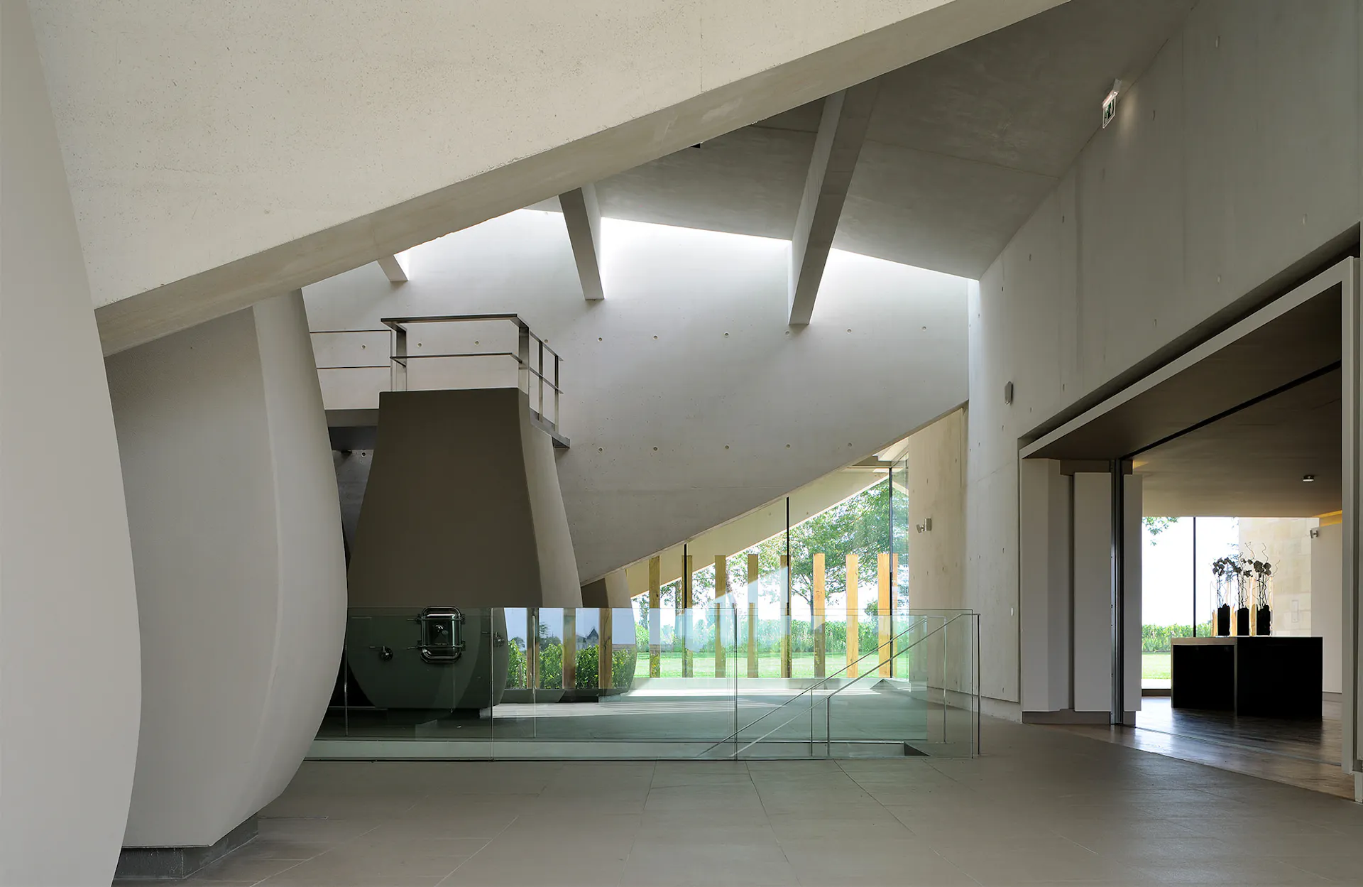 Château Cheval Blanc、ボルドーワイン - ワイン＆スピリッツ - LVMH
