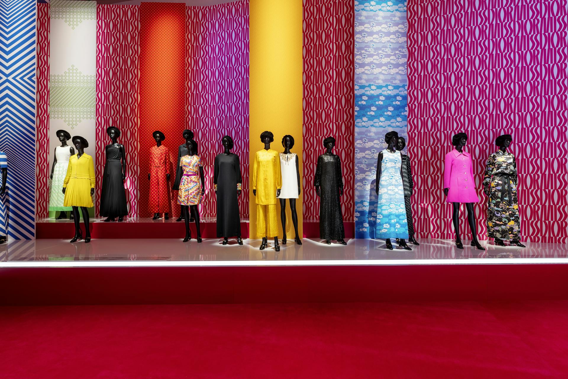 Dior presents Christian Dior: Designer of Dreams e... - LVMH