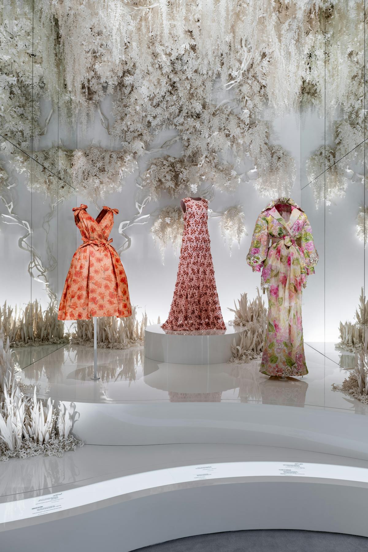 Dior presents Christian Dior: Designer of Dreams e... - LVMH