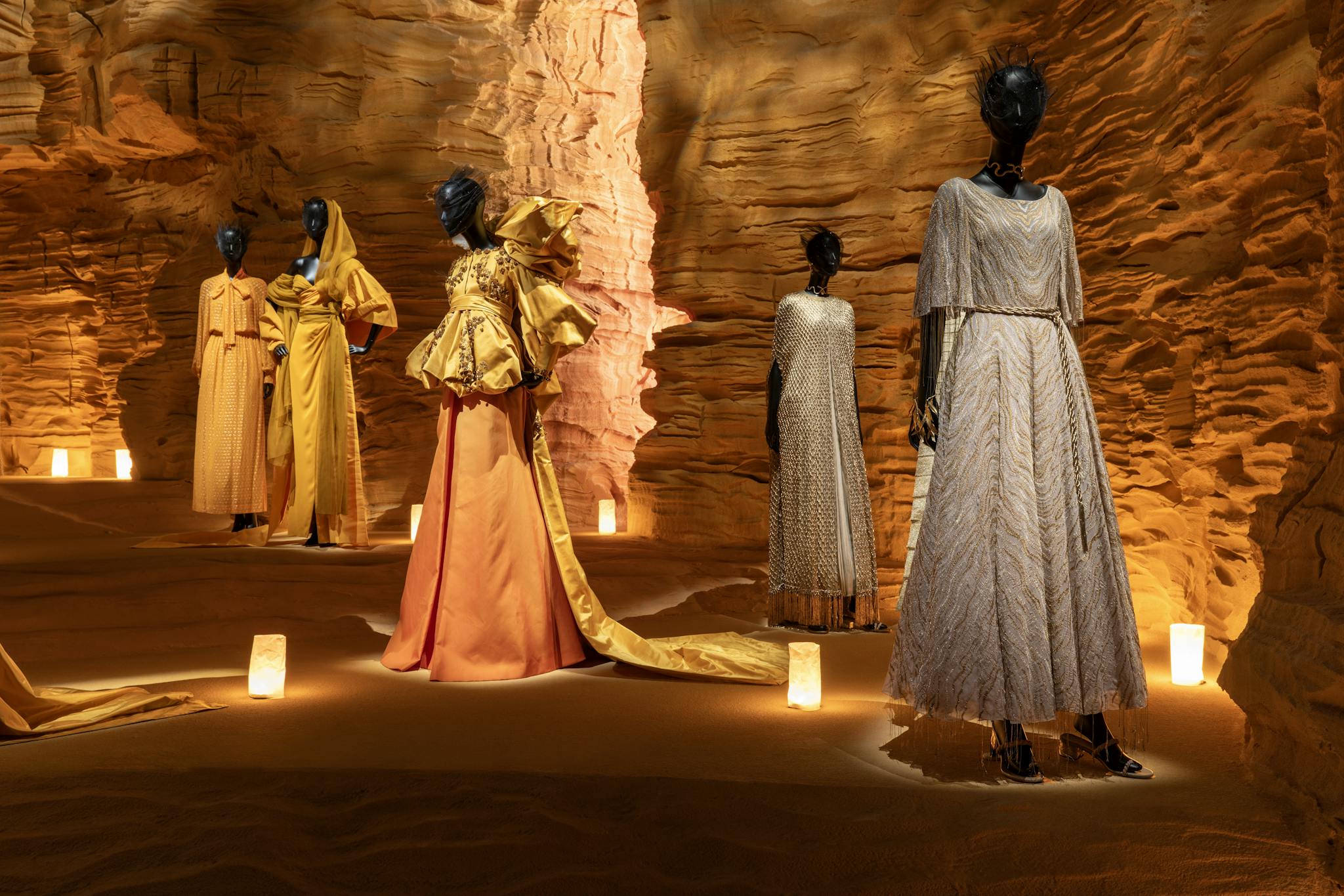 Dior presents Christian Dior: Designer of Dreams e... - LVMH