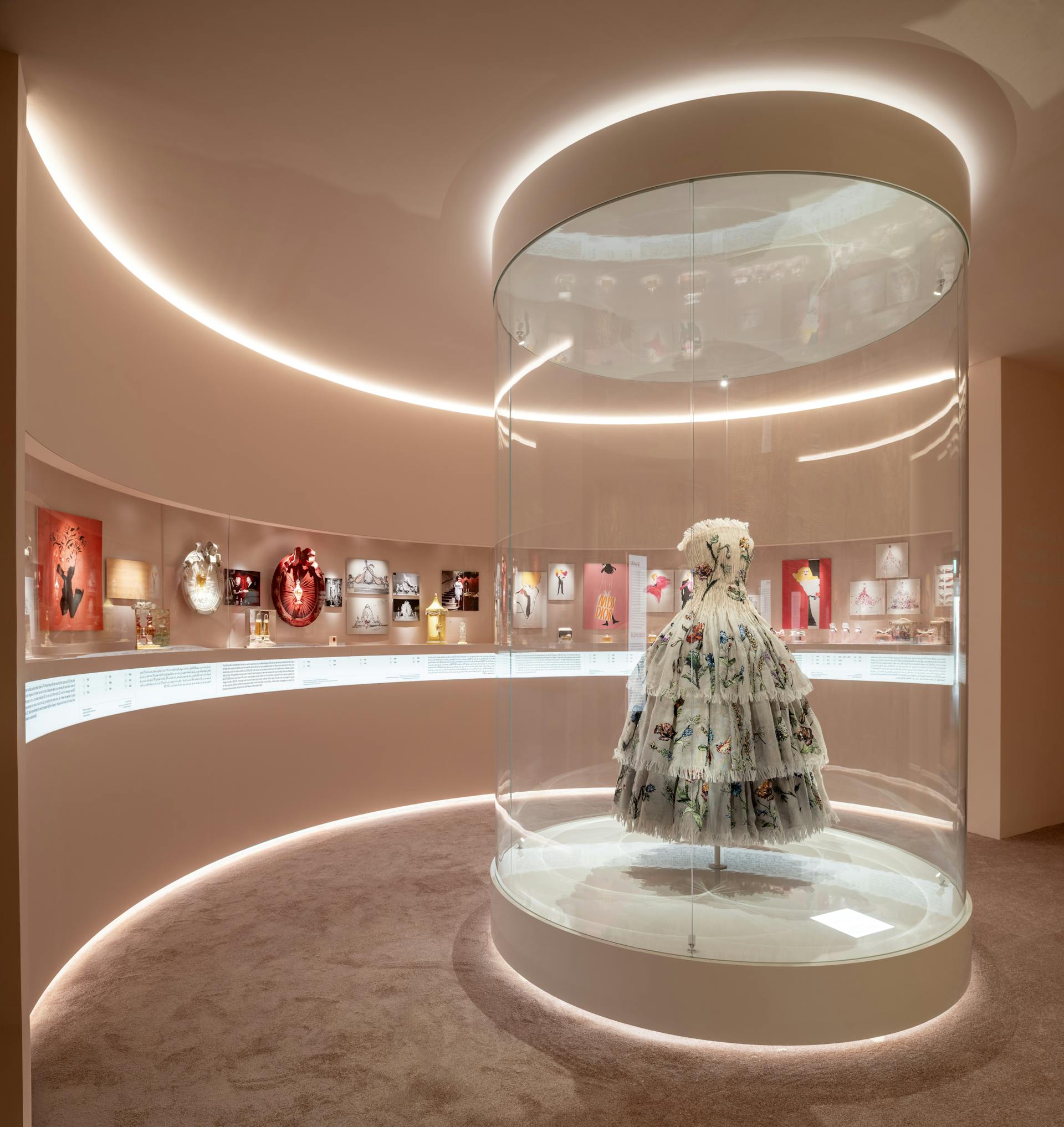 Dior presents Christian Dior: Designer of Dreams e... - LVMH