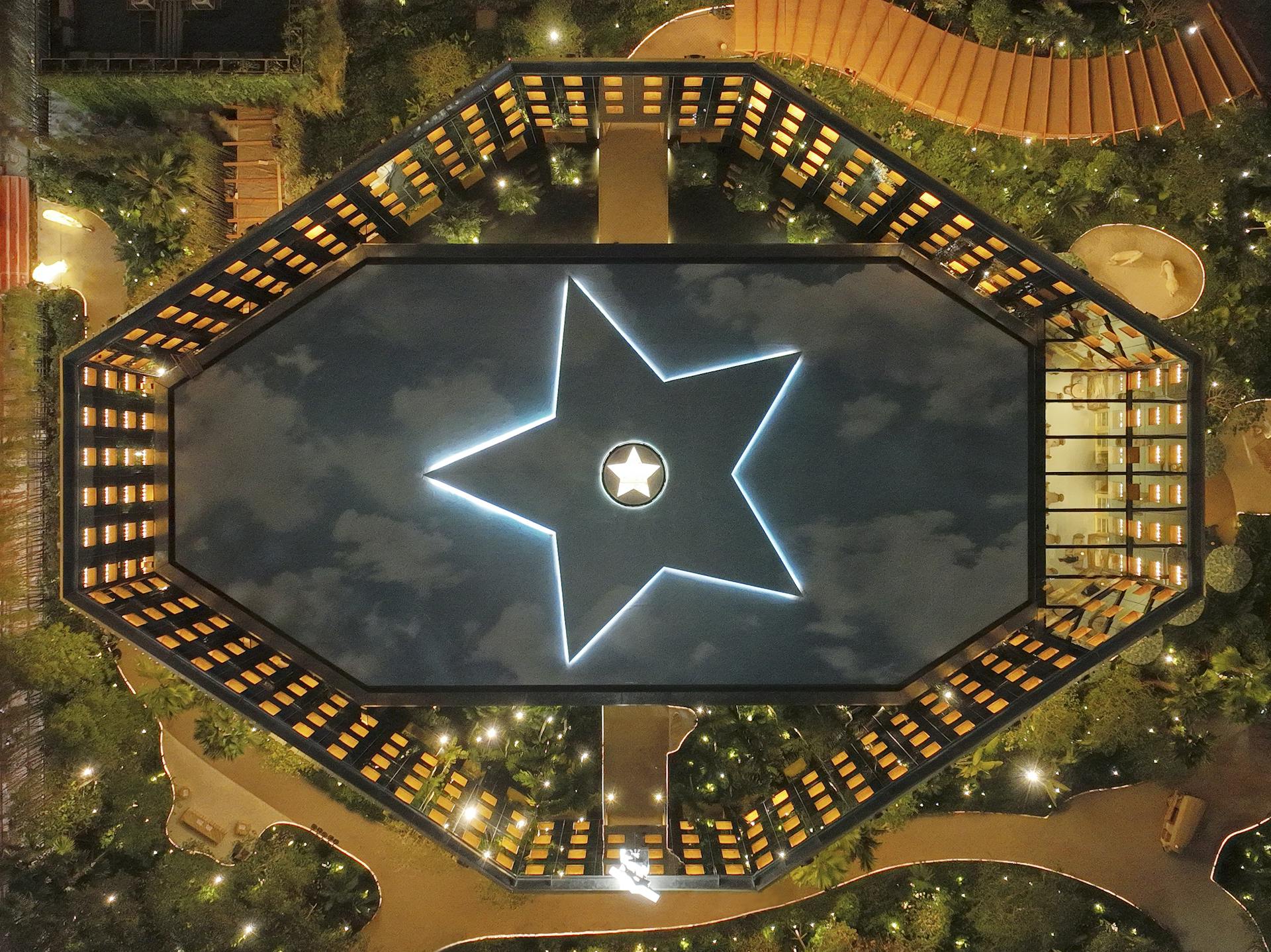 Dior Gold House in Bangkok, an extraordinary stop ... - LVMH