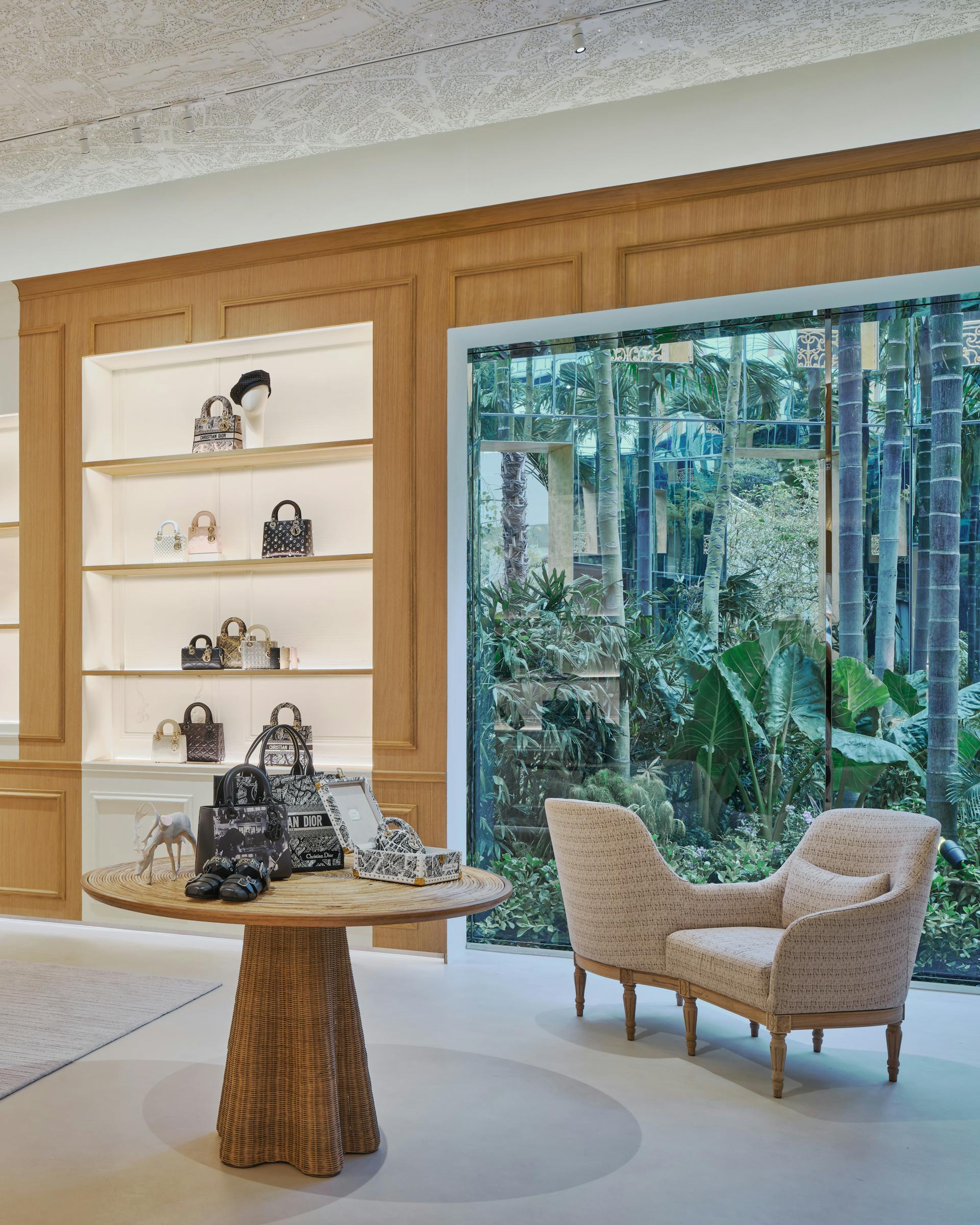 Dior Gold House in Bangkok, an extraordinary stop ... - LVMH