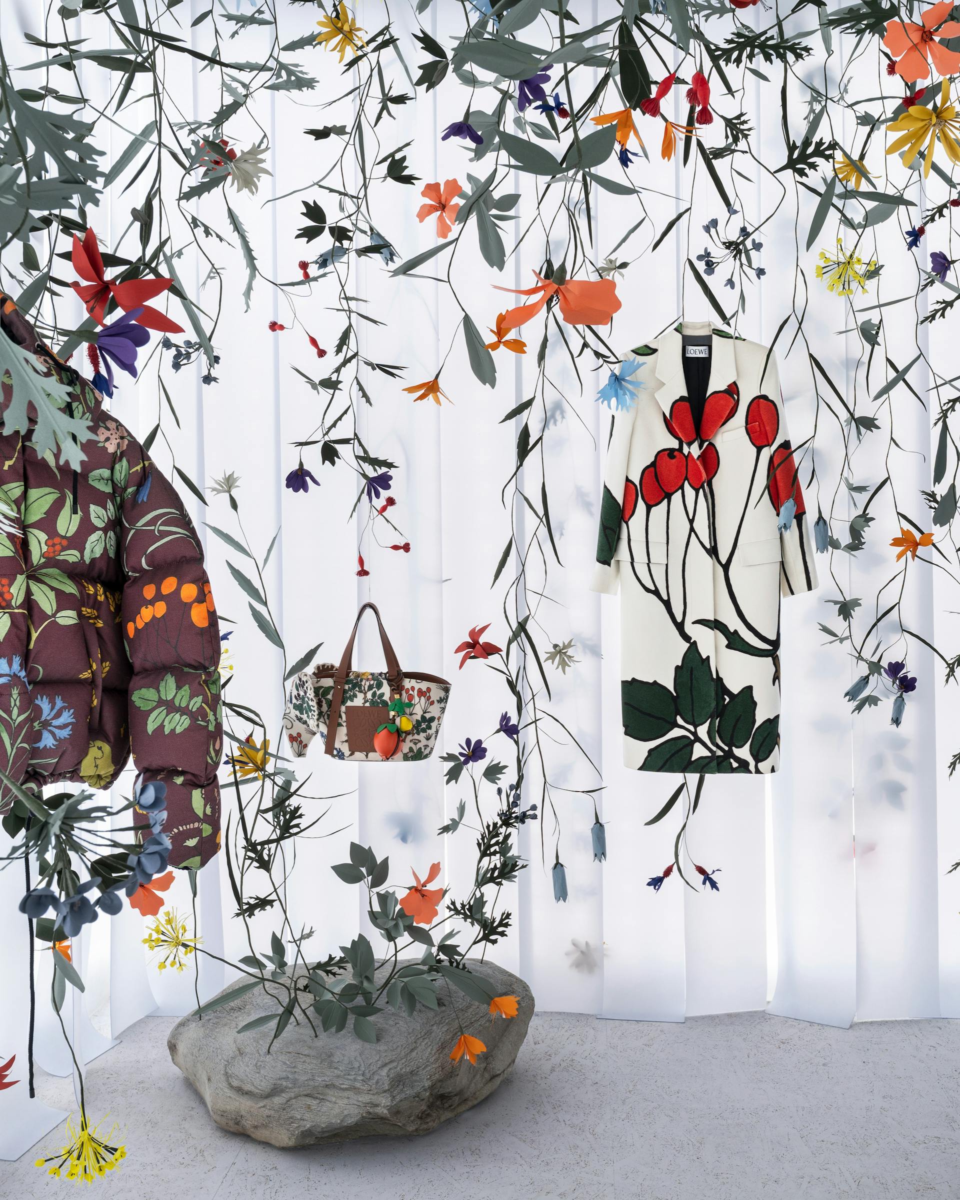 LOEWE célèbre l’artisanat avec Crafted World, une ... - LVMH