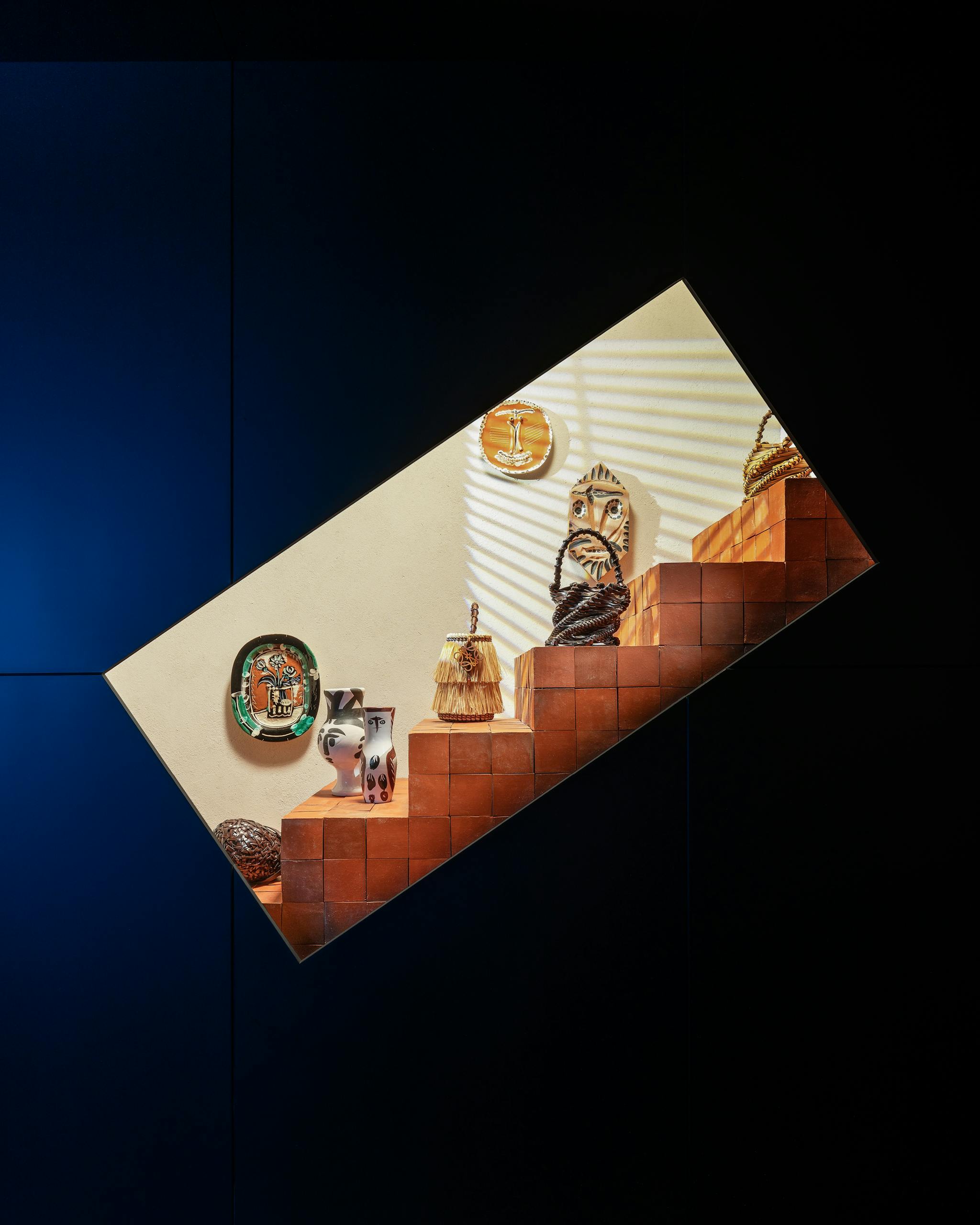 LOEWE célèbre l’artisanat avec Crafted World, une ... - LVMH