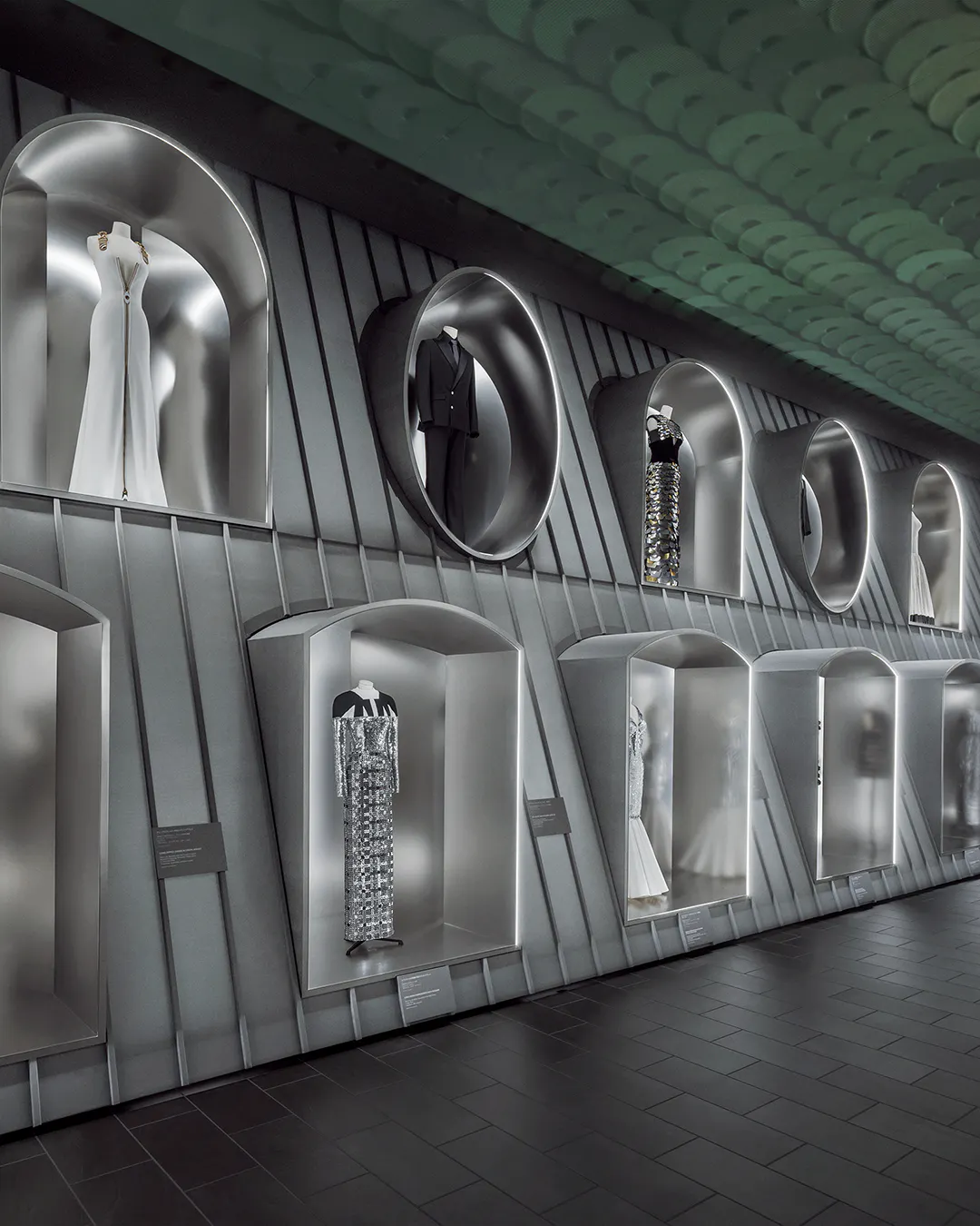 Louis Vuitton opens immersive Visionary Journeys e... - LVMH