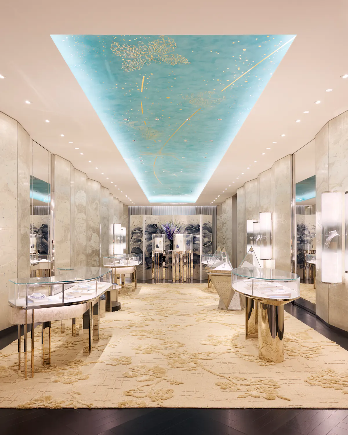 Tiffany & Co. Ginza: an artistic landmark in the h... - LVMH