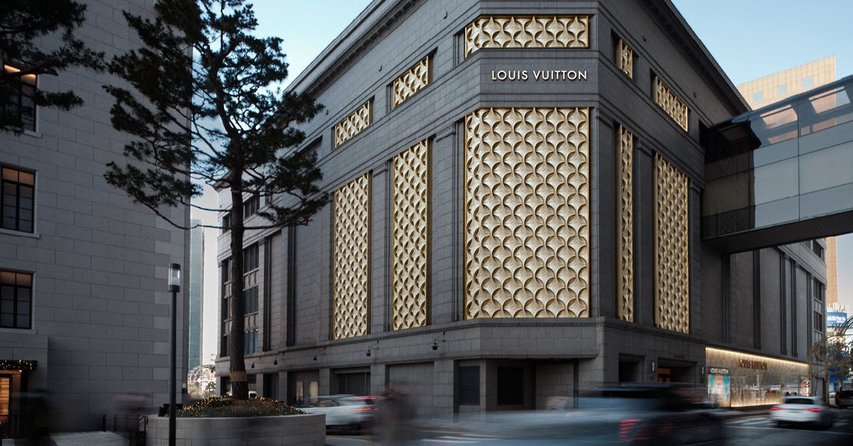 Givenchy, high end ready-to-wear for men and women... - LVMH