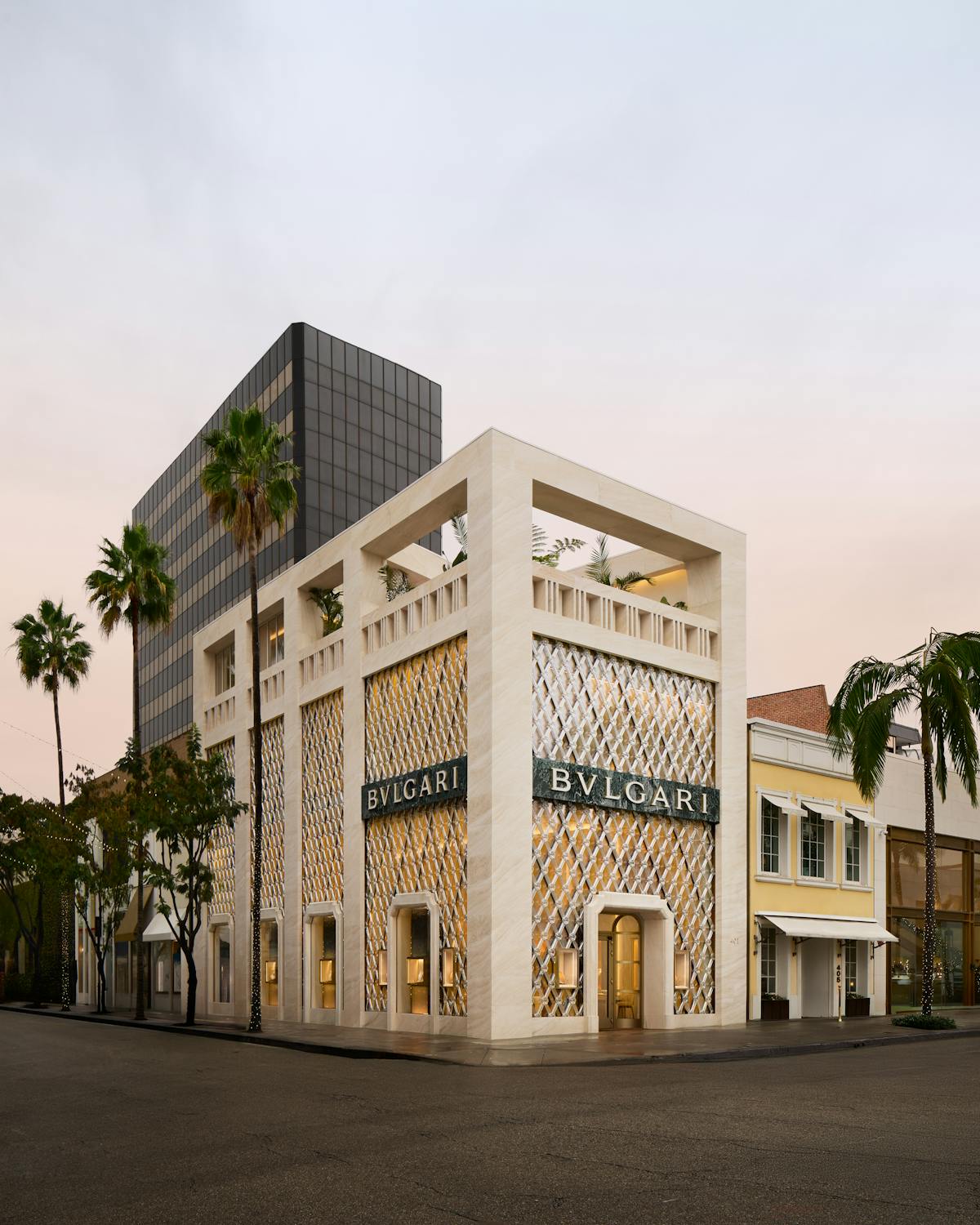 Maison Bvlgari unveils new store on Rodeo Drive in... - LVMH