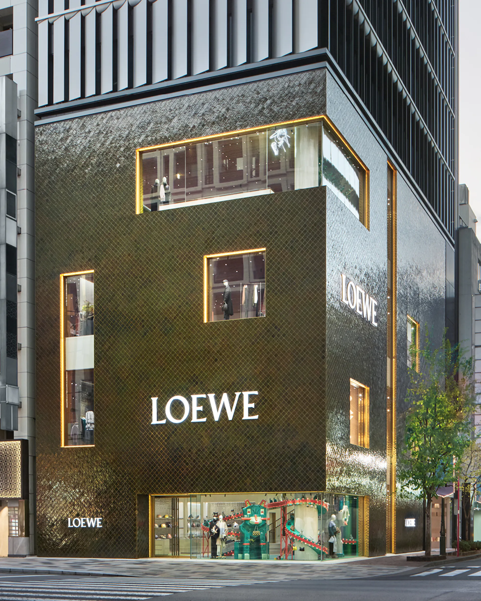 Loewe inaugurates CASA LOEWE Ginza, its new flagsh... - LVMH