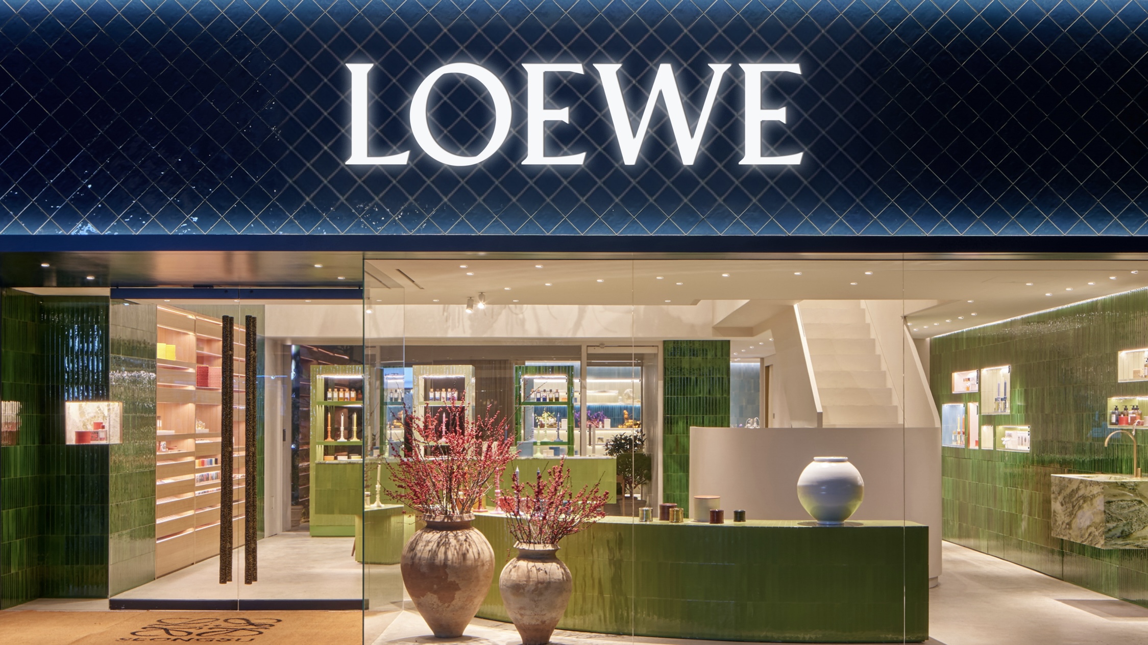 Loewe Perfumes opens first standalone store in Seo... - LVMH