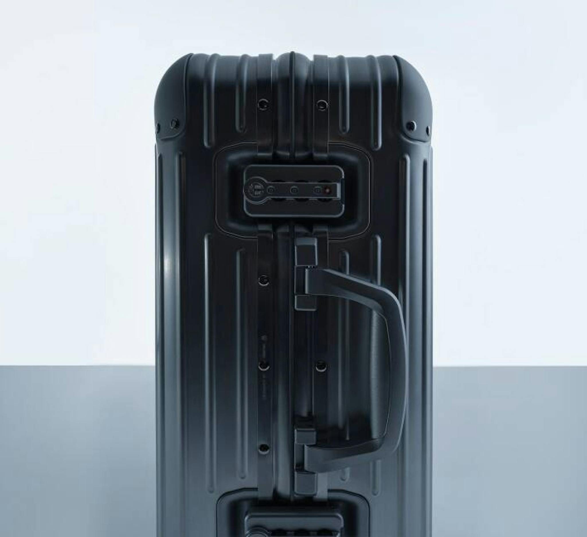 RIMOWA - Fashion & Leather goods - LVMH