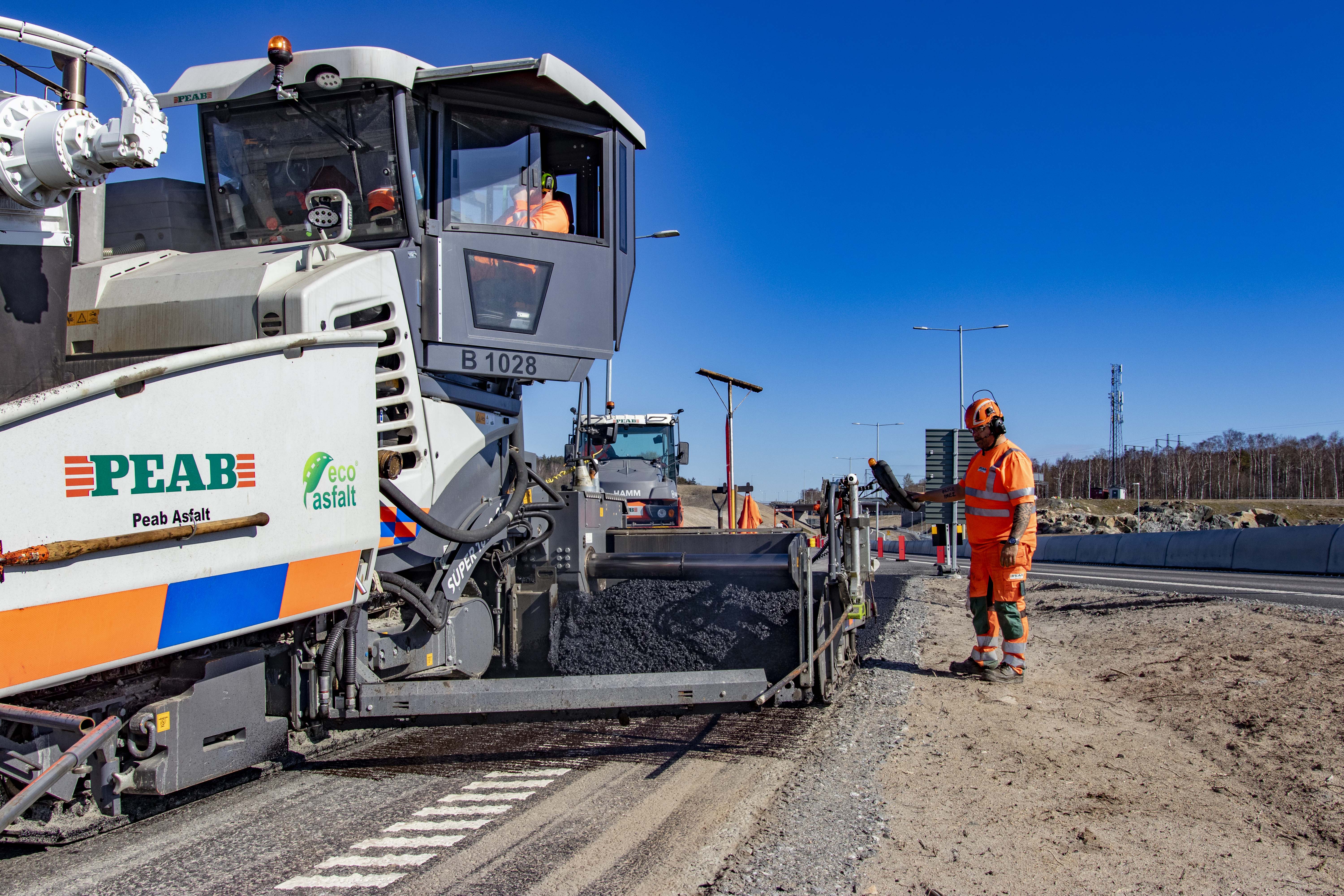 Peab fixar vägar för en dryg miljard