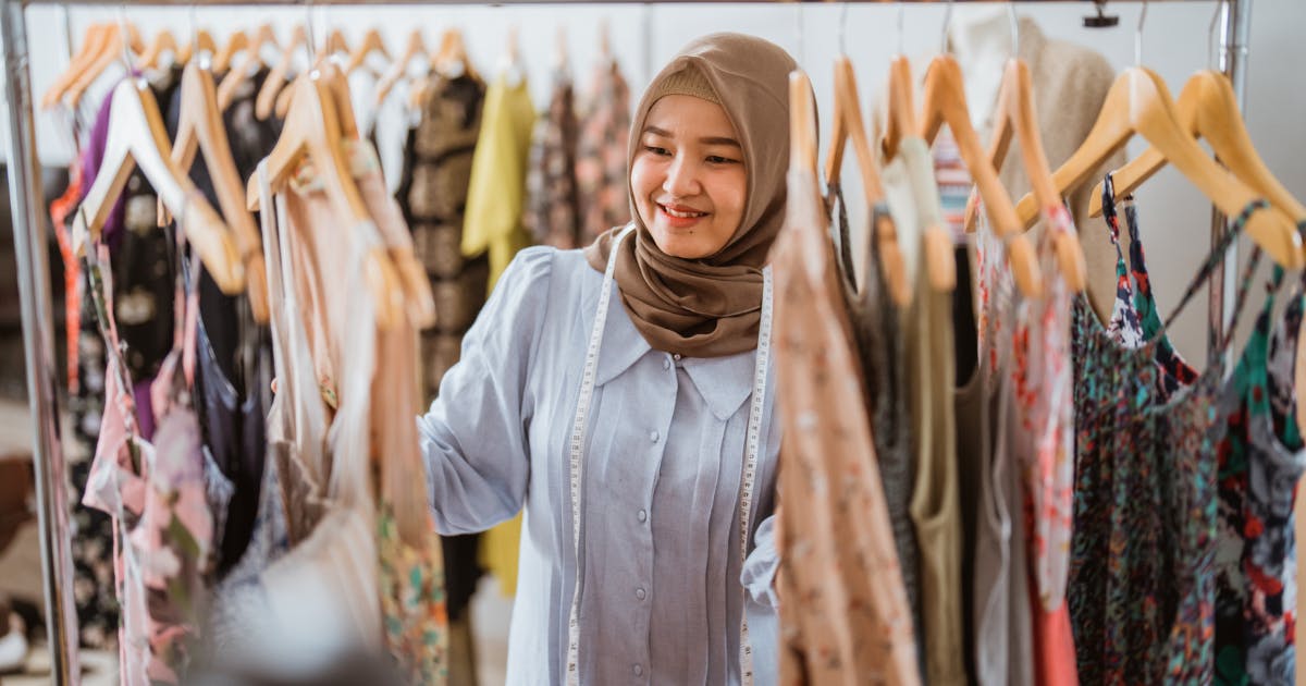 Tugas Pereka Fesyen Gaji, Kemahiran dan Kelayakan di Maukerja