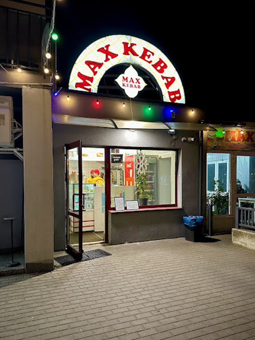 Max Kebab – Kraftowy smak, który uzależnia | Warszawa, Ożarów, Latchorzew