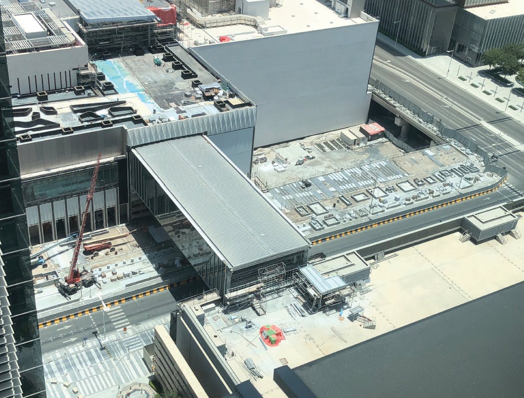 AMC Connectivity Corridors and Concourse Bridge | McLaren Construction ...