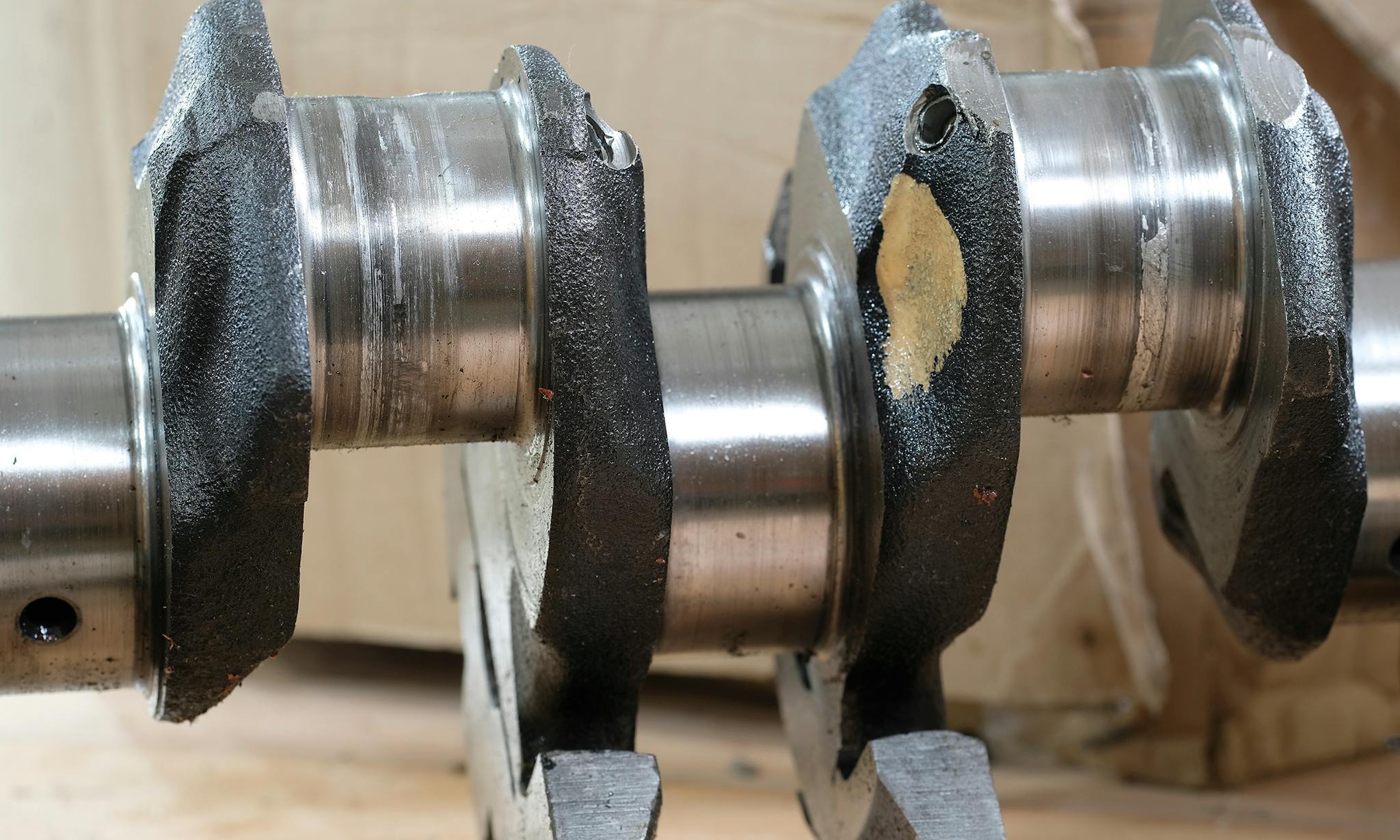 How do I know my crankshaft is damaged or defective?