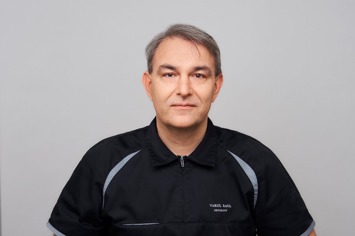 Dr Raul Varul