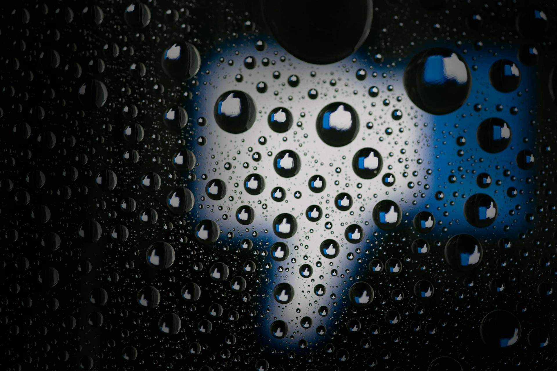 Dark Post and Organic Posts Explained: What Works Best