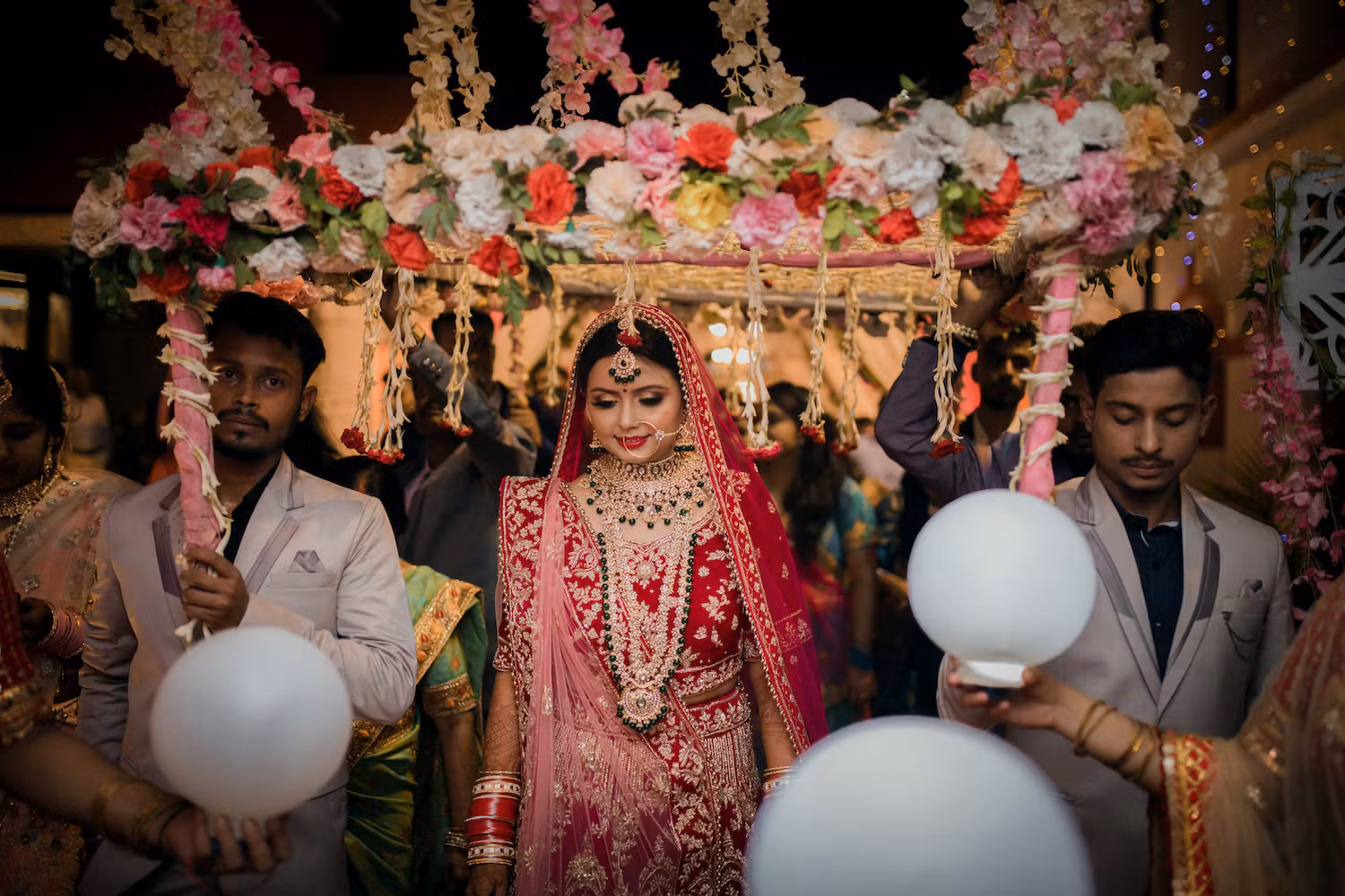 Trending Bengali Bridal Entry Pics, Poses And Ideas You Will Love