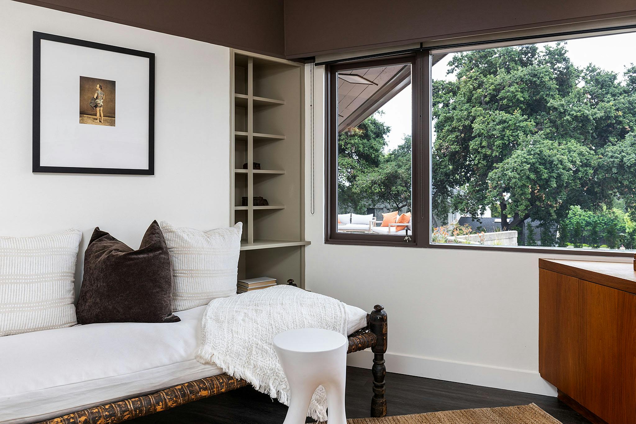 Meridith-Baer-Home-Home-Staging-California-The-Gainsburg-Residence-Bedroom