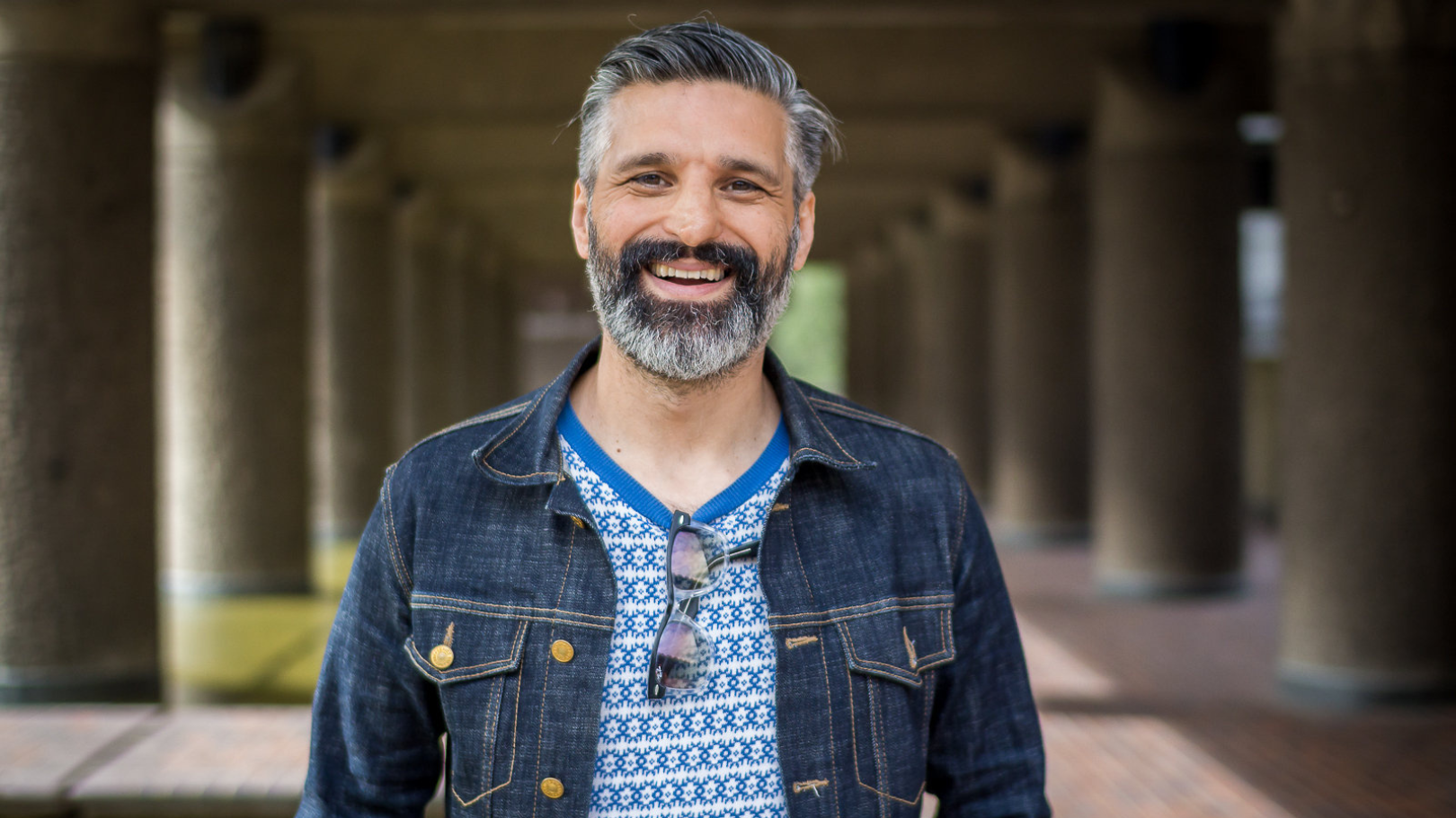 DesignTalks 2023 - Graphic Rewilding’s Lee Baker, fine artist and ...