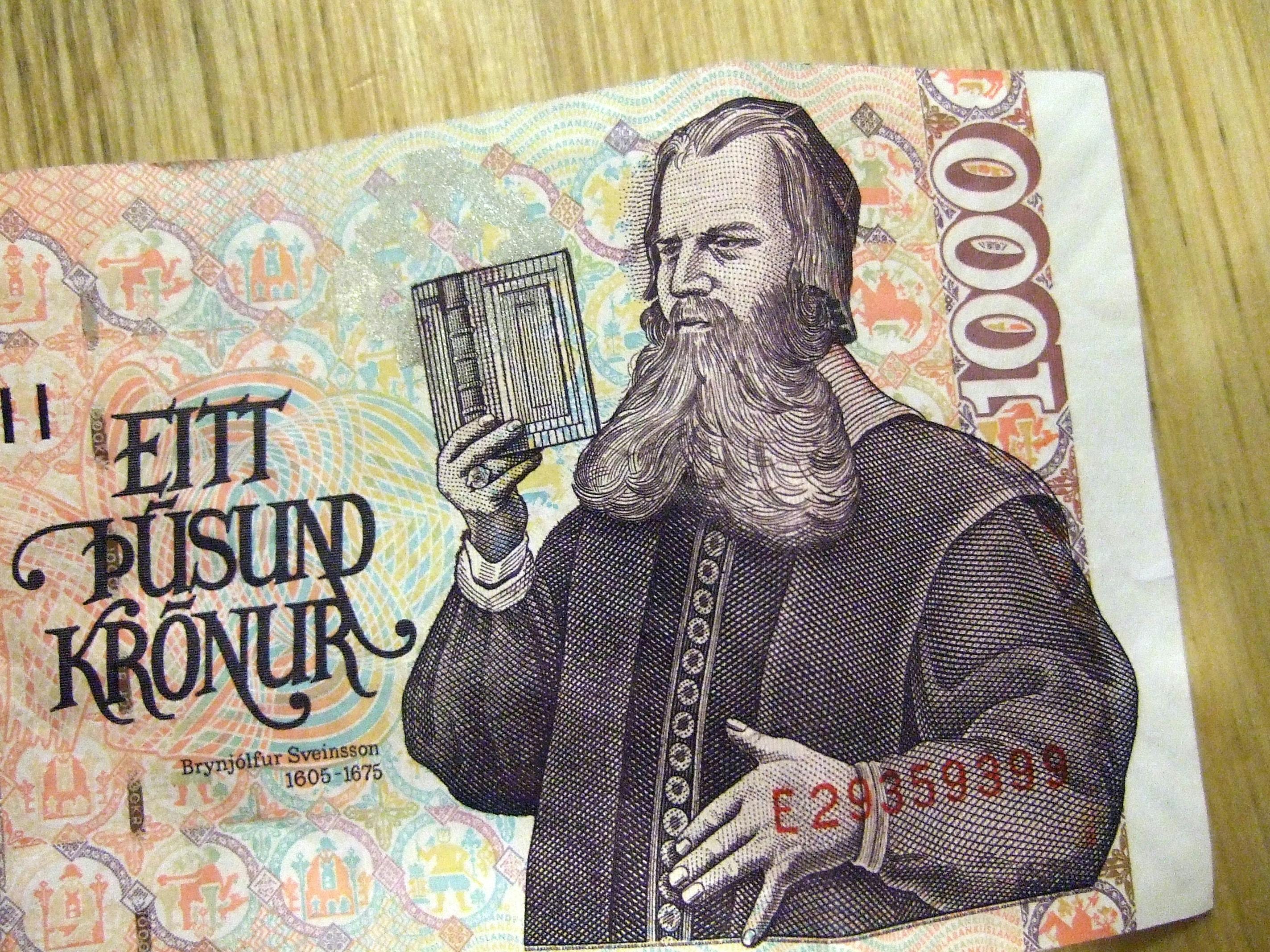 What's the Best Currency to Take to Iceland? Dollars, Krónur, etc.?