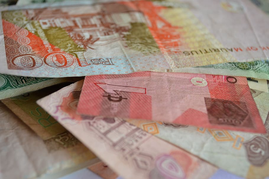 What's the Best Currency to Take to Mauritius? Pounds, Rupees, etc.?