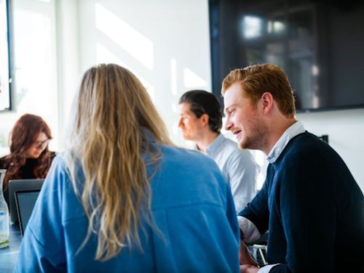 Thinking. Shaping. Doing. Your career at Moss.