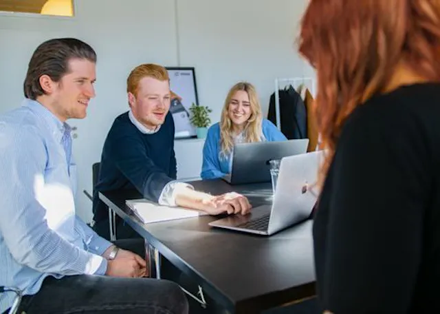 Thinking. Shaping. Doing. Your career at Moss.