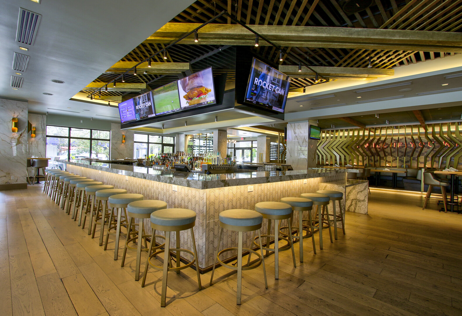 Group Bookings | Moxies Boston Seaport | Moxies Restaurant