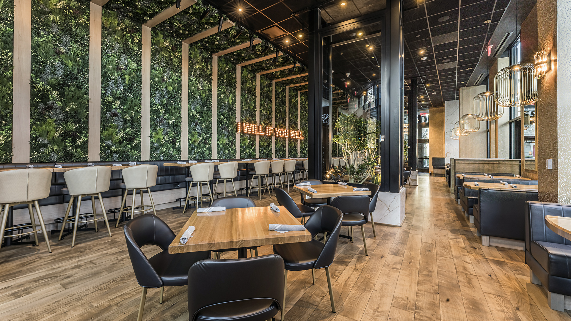 Dallas Crescent Restaurant | Moxies Restaurant