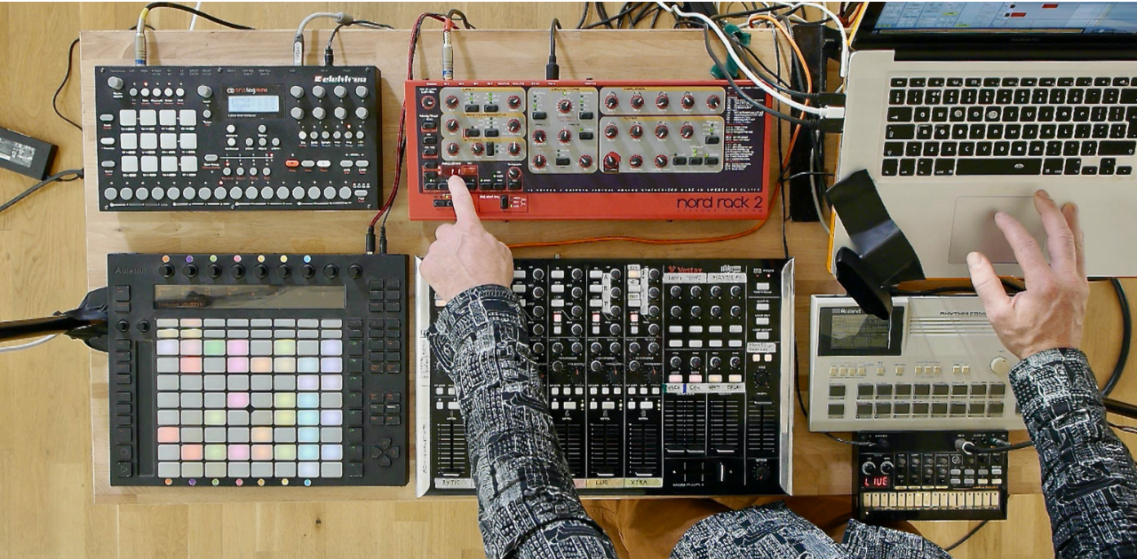 The Best DAW Software to Use as a Beginner | MusicGurus