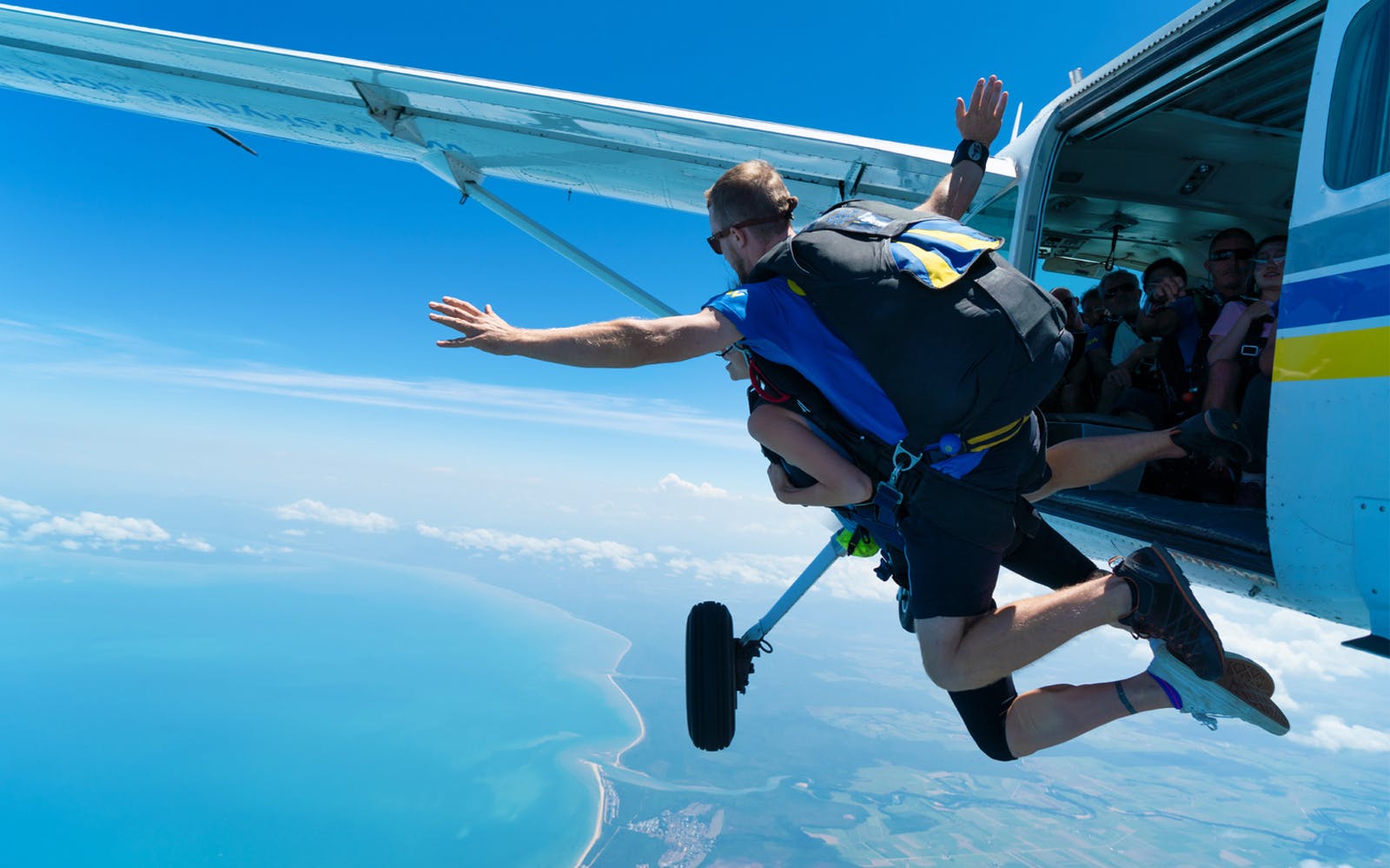 Skydive Cairns Tickets | Airlie Beach, Mission Beach, Cairns Skydive