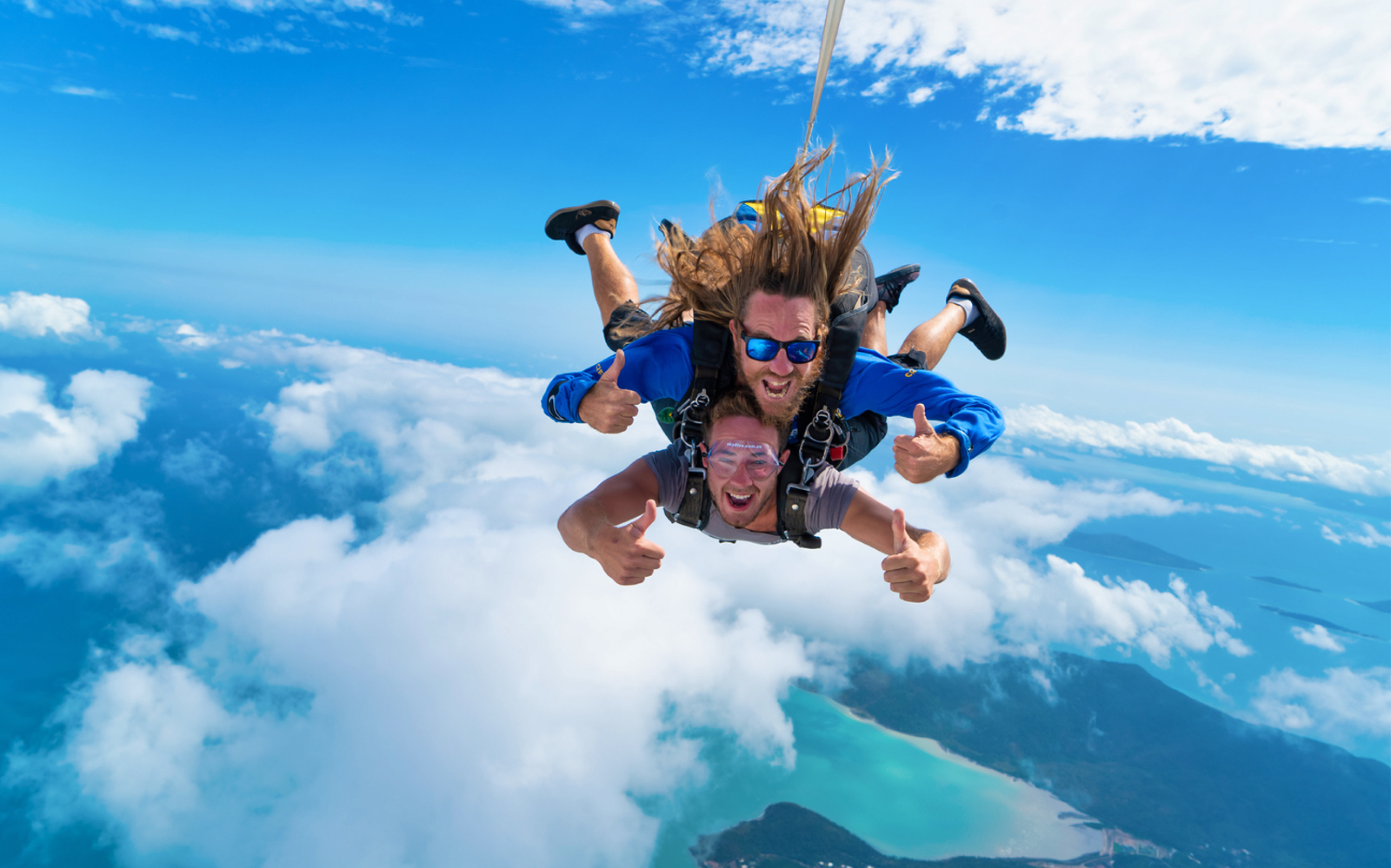 Skydiving Cairns - Freefall 15,000ft Tandem Skydive | Cairns, Airlie ...