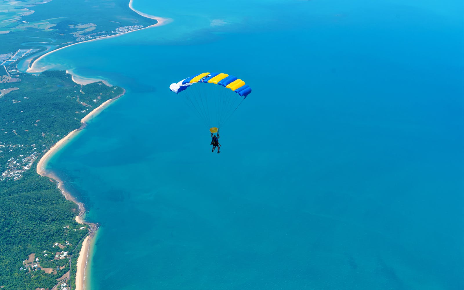 Skydiving Cairns - Freefall 15,000ft Tandem Skydive | Cairns, Airlie ...