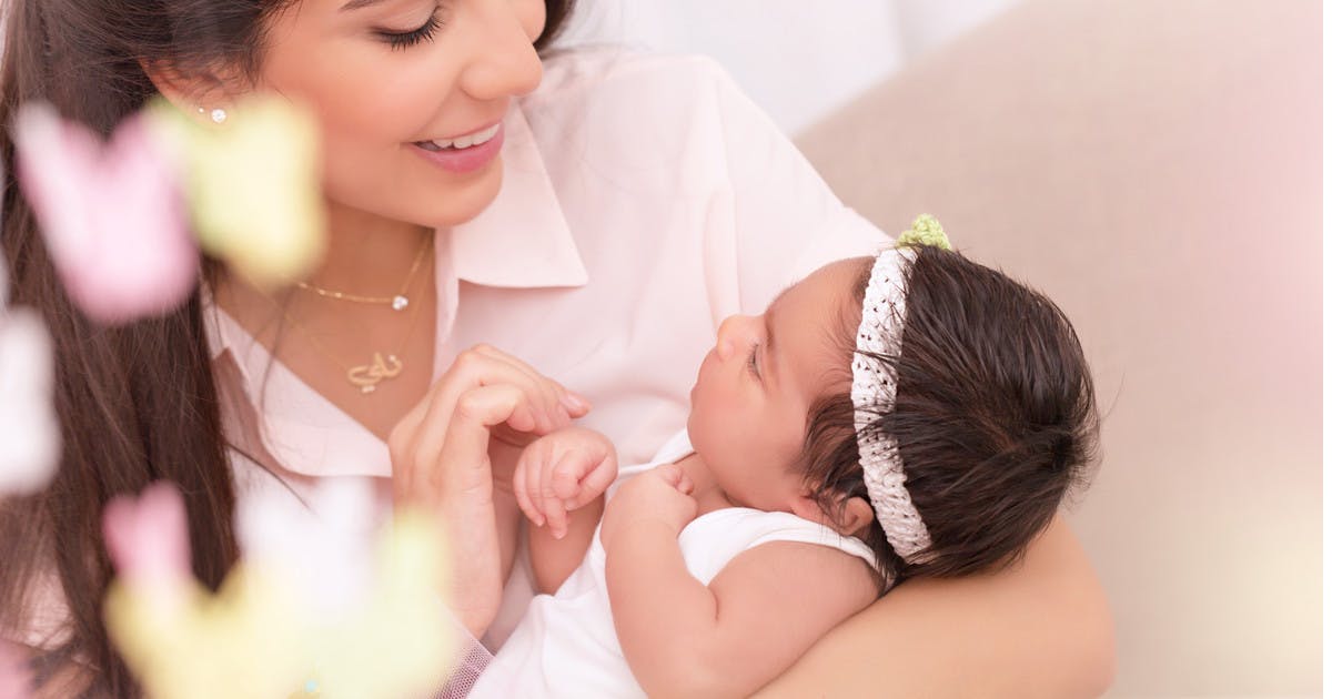 How to hold your newborn baby - Netmums
