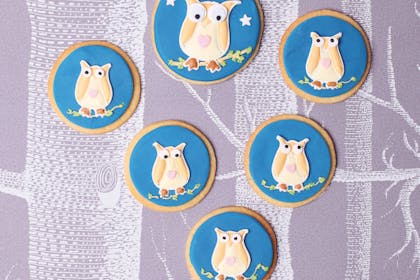 Easy Home-Made Halloween Biscuit Recipes To Bake With Your Little ...