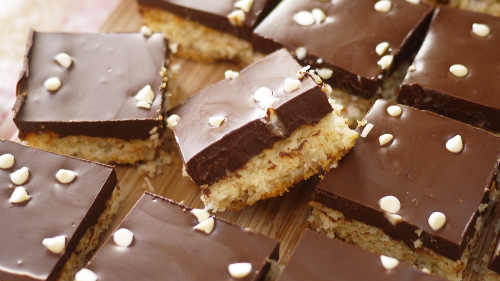 Yummy triple layer bars recipe - Netmums