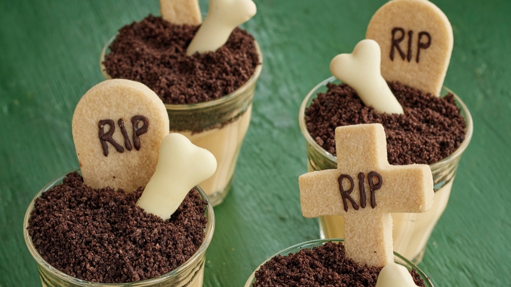 Pumpkin pie graveyard with tombstone biscuits recipe - Netmums