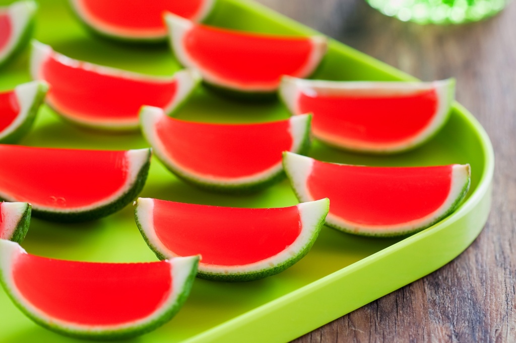 Strawberry and lime jelly boats recipe - Netmums
