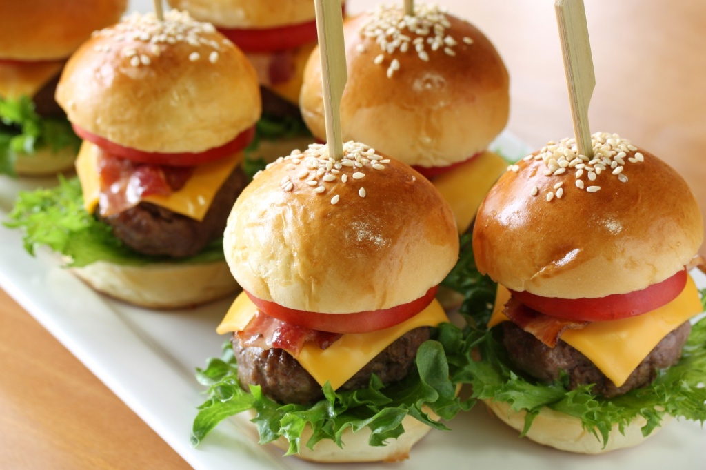 Mini burgers (beef sliders) for kids recipe - Netmums