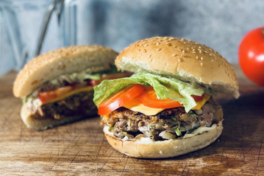 Sneaky vegetable beef burgers recipe - Netmums