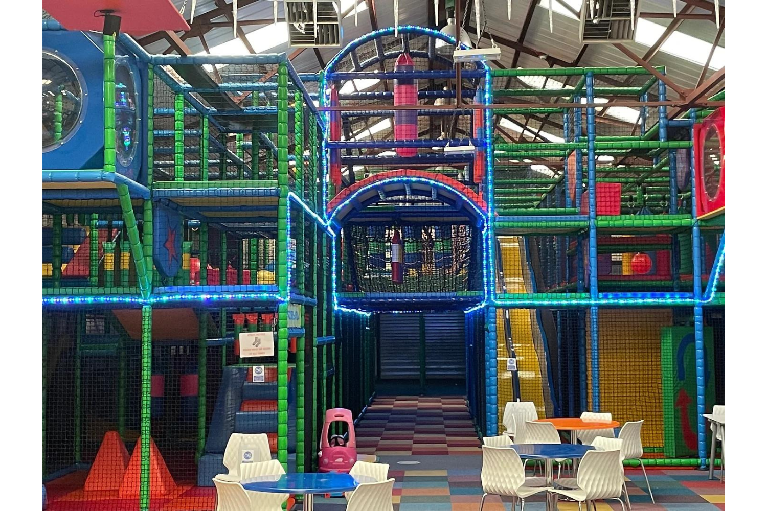 Soft play centre threatens to 'ban' parents for drinking wine onsite ...