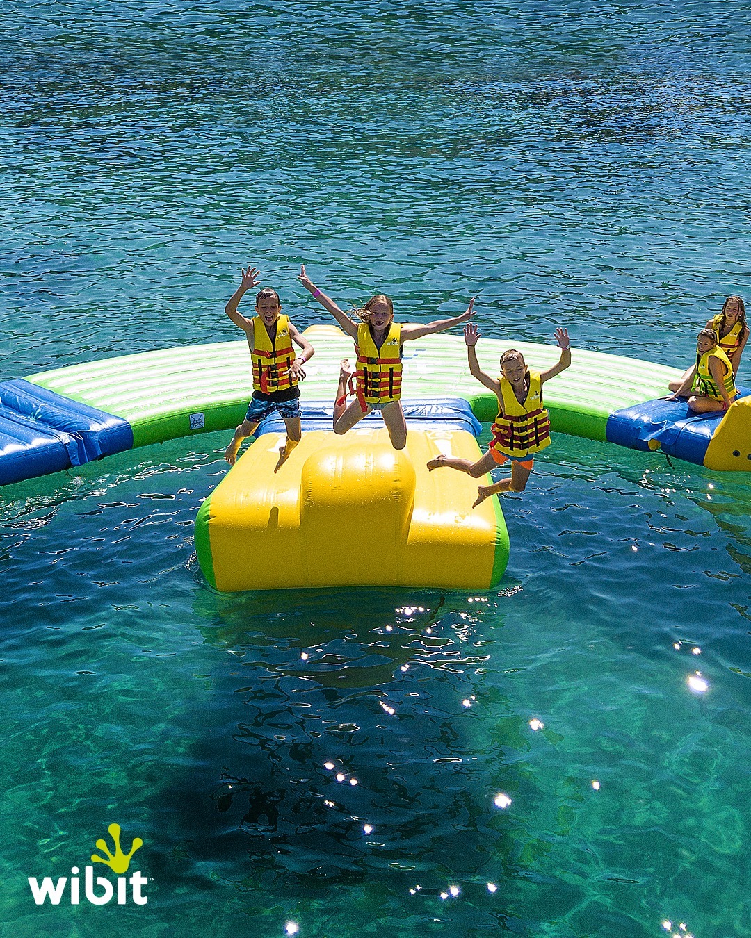 18 Top Inflatable Water Parks and Aqua Parks In The UK - Netmums