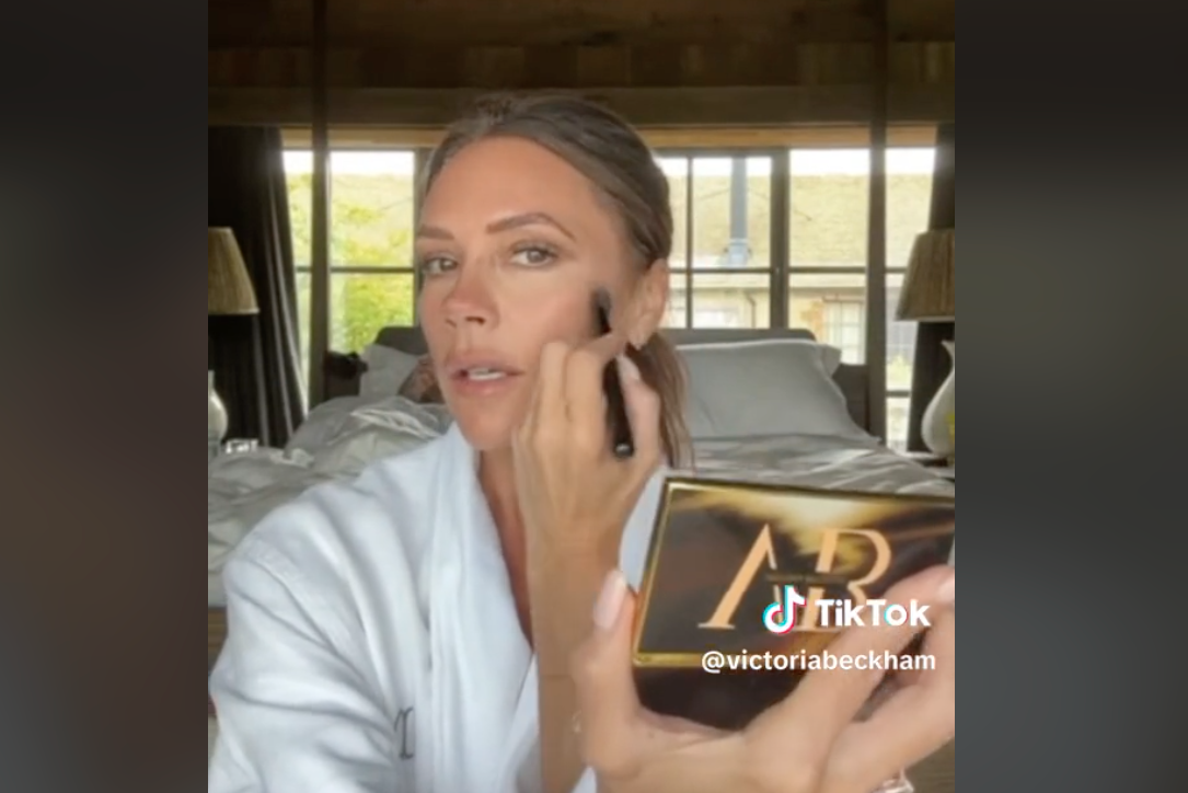 Victoria Beckham's make-up tutorial praised as 'best ever contouring ...